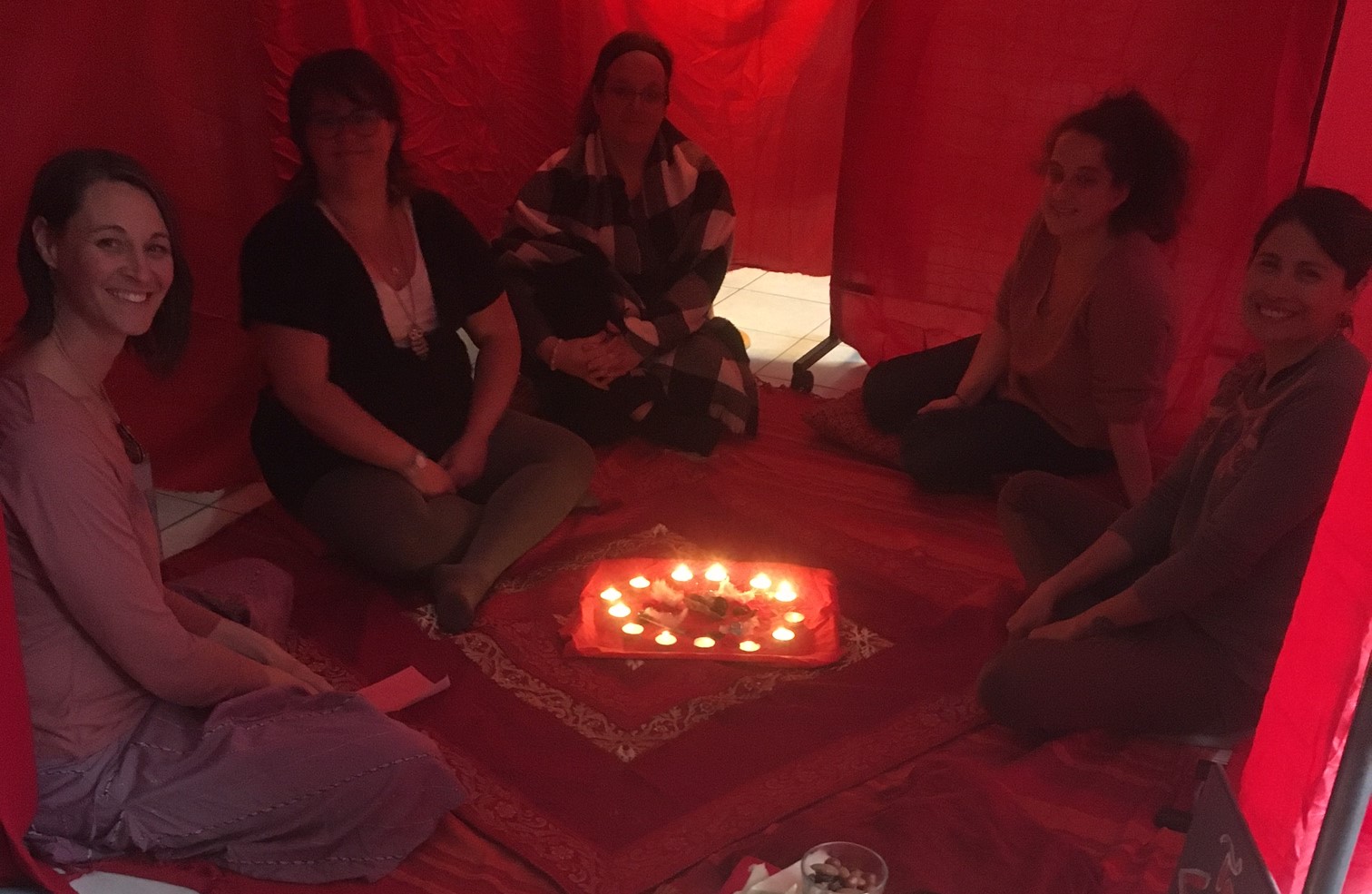 Tente Rouge - LA RUCHE